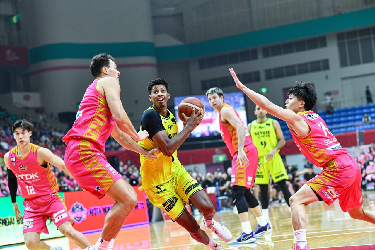 東北カップ準優勝の仙台89ERS タシュニーHC「ダンダンよくなる」新加入の岡島やカルバーにも成長を期待 | バスケットボールニュース2for1